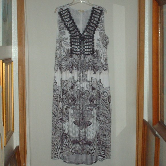 World Unity Woman | Dresses | World Unity Woman Vneck Long Dress Size ...